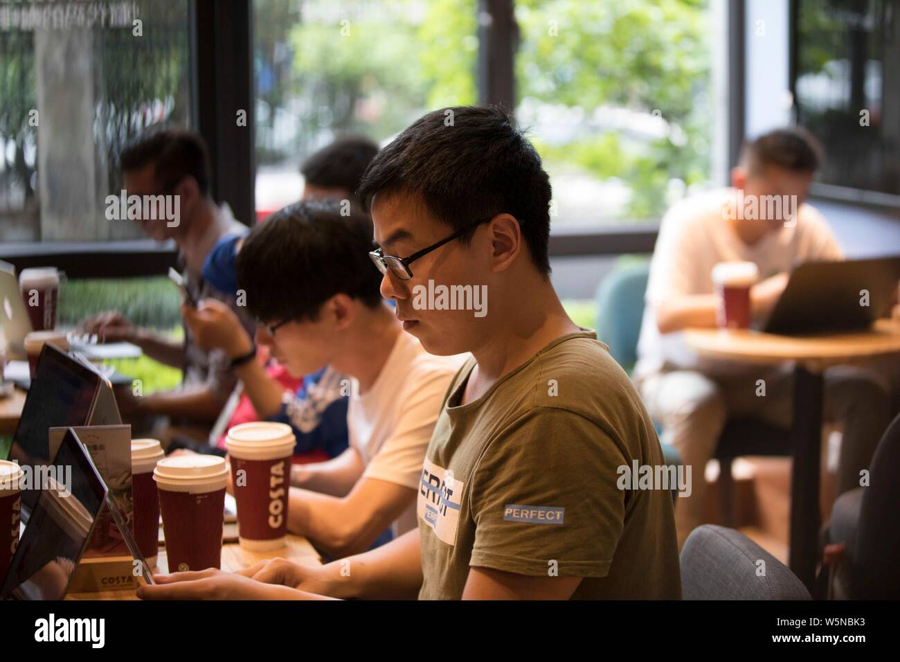 996 Work Culture High Resolution Stock Photography and Images - Alamy