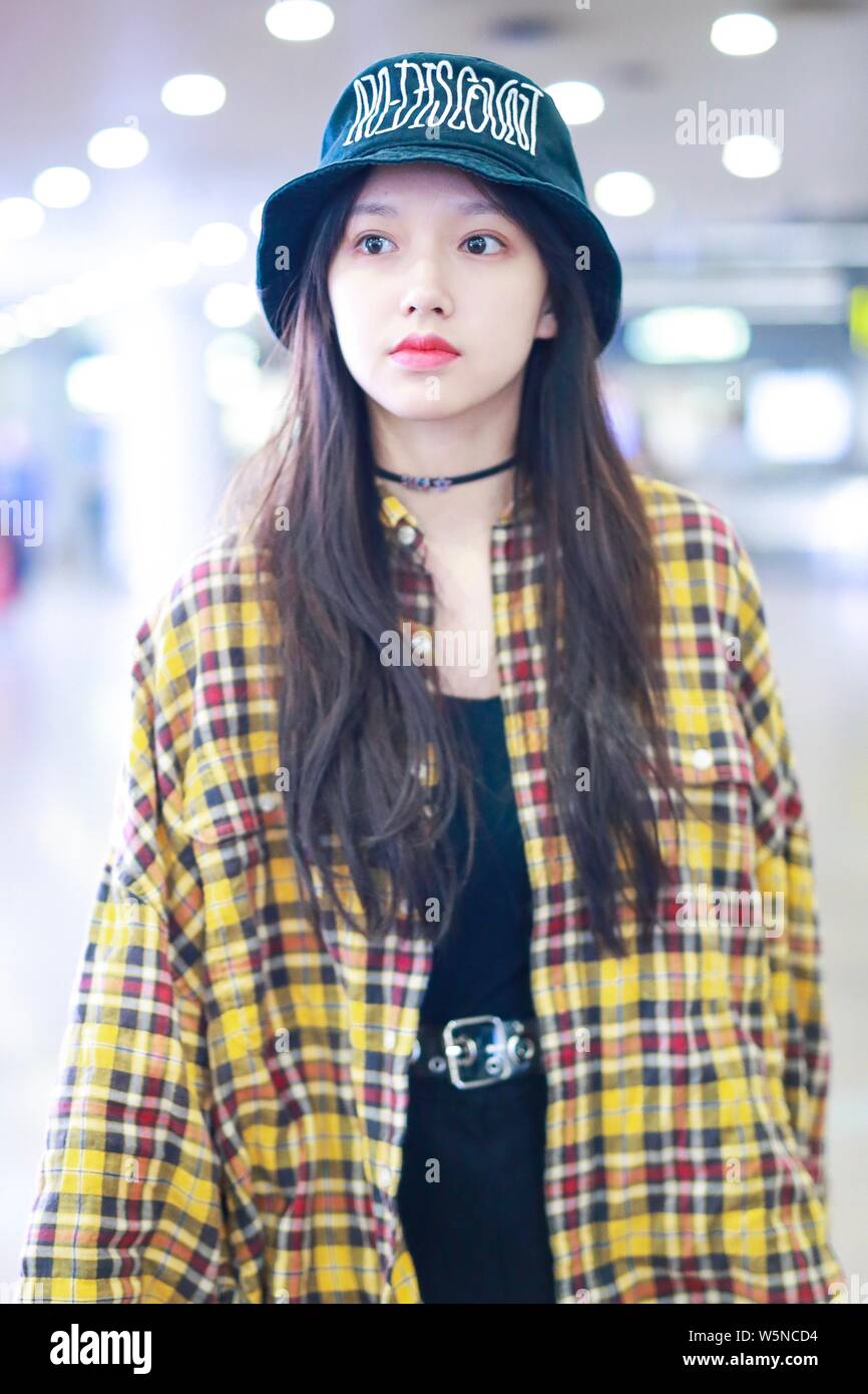 Chinese singer Cheng Xiao of South Korean-Chinese girl group Cosmic ...