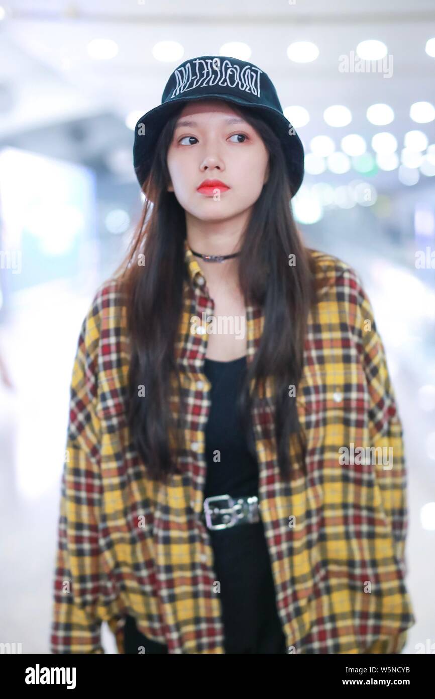 Chinese singer Cheng Xiao of South Korean-Chinese girl group Cosmic ...