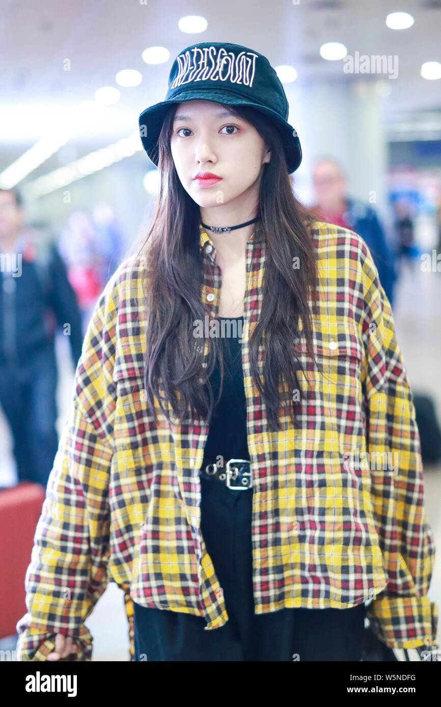 Chinese singer Cheng Xiao of South Korean-Chinese girl group Cosmic ...