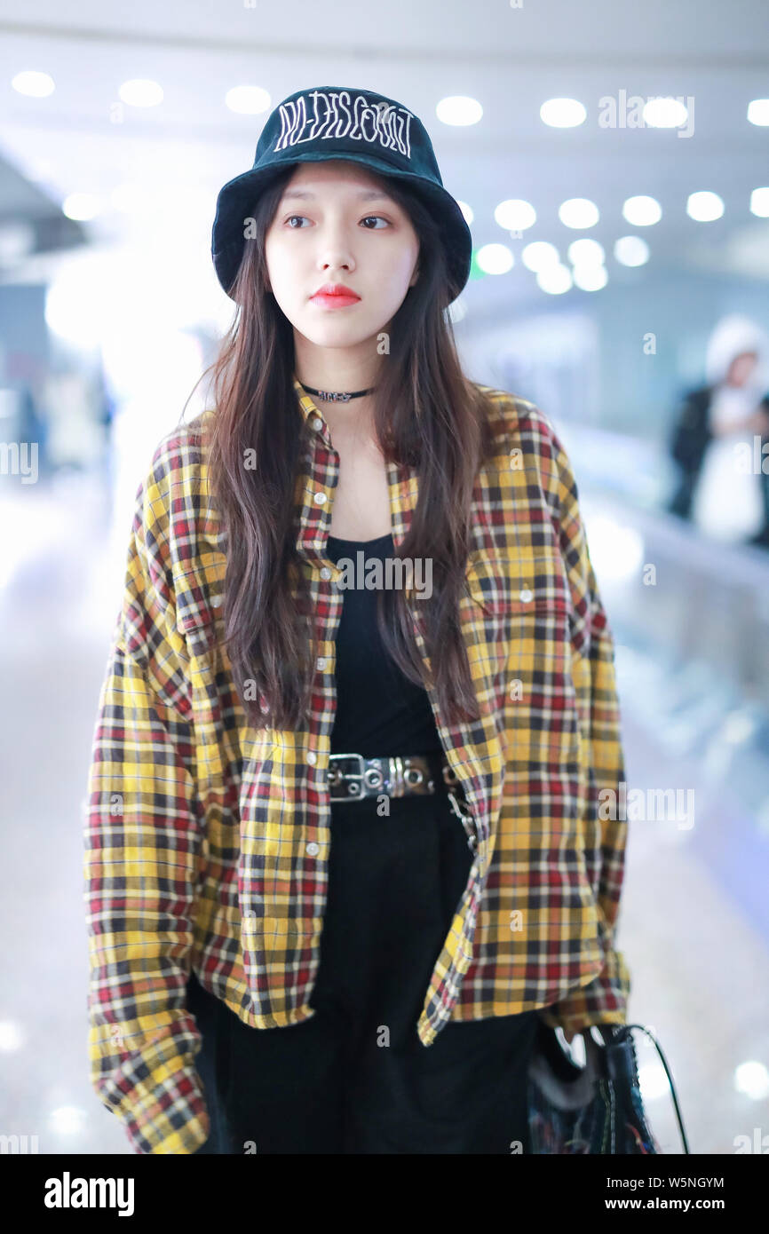 Chinese singer Cheng Xiao of South Korean-Chinese girl group Cosmic ...