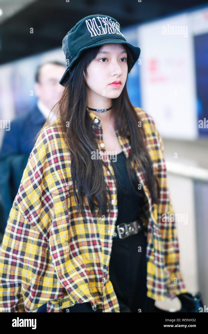 Chinese singer Cheng Xiao of South Korean-Chinese girl group Cosmic ...