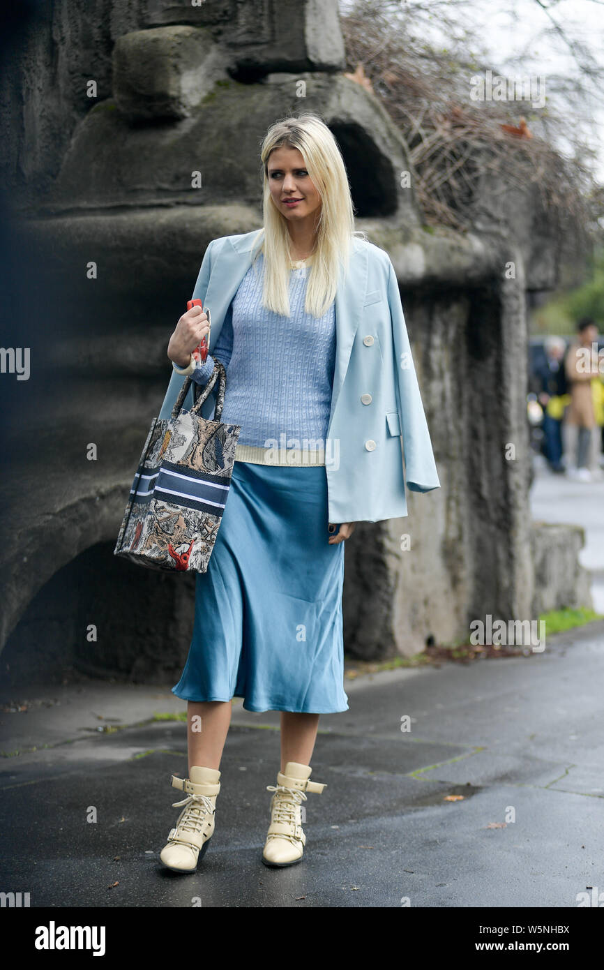 2020 winter fashion hi-res stock photography and images - Alamy