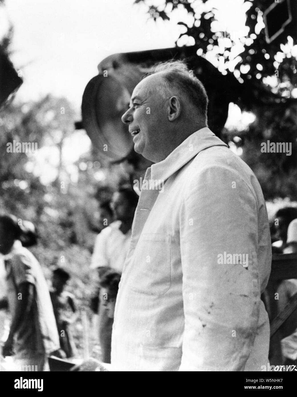French director JEAN RENOIR directing THE RIVER 1951 India on set ...