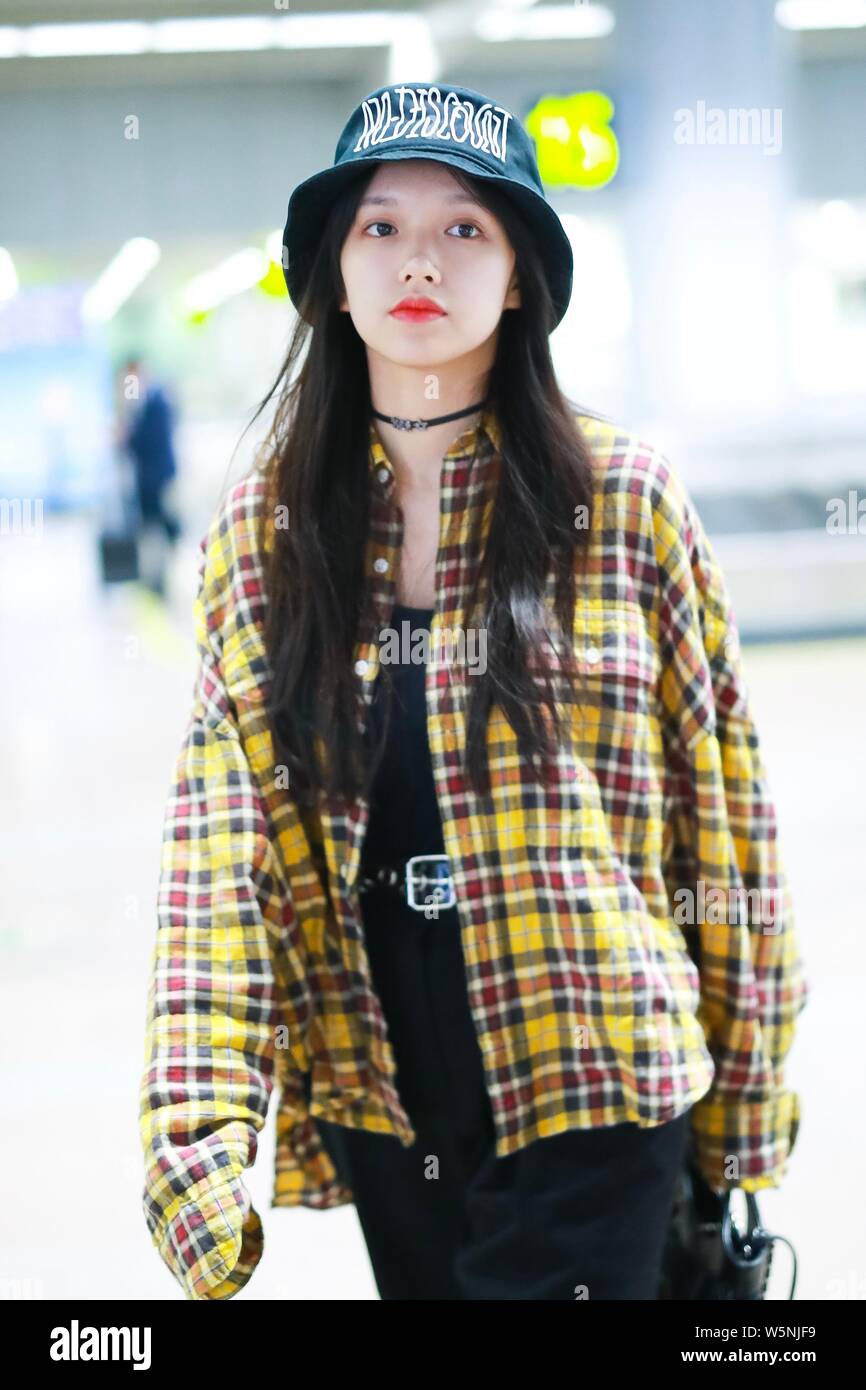Chinese singer Cheng Xiao of South Korean-Chinese girl group Cosmic ...