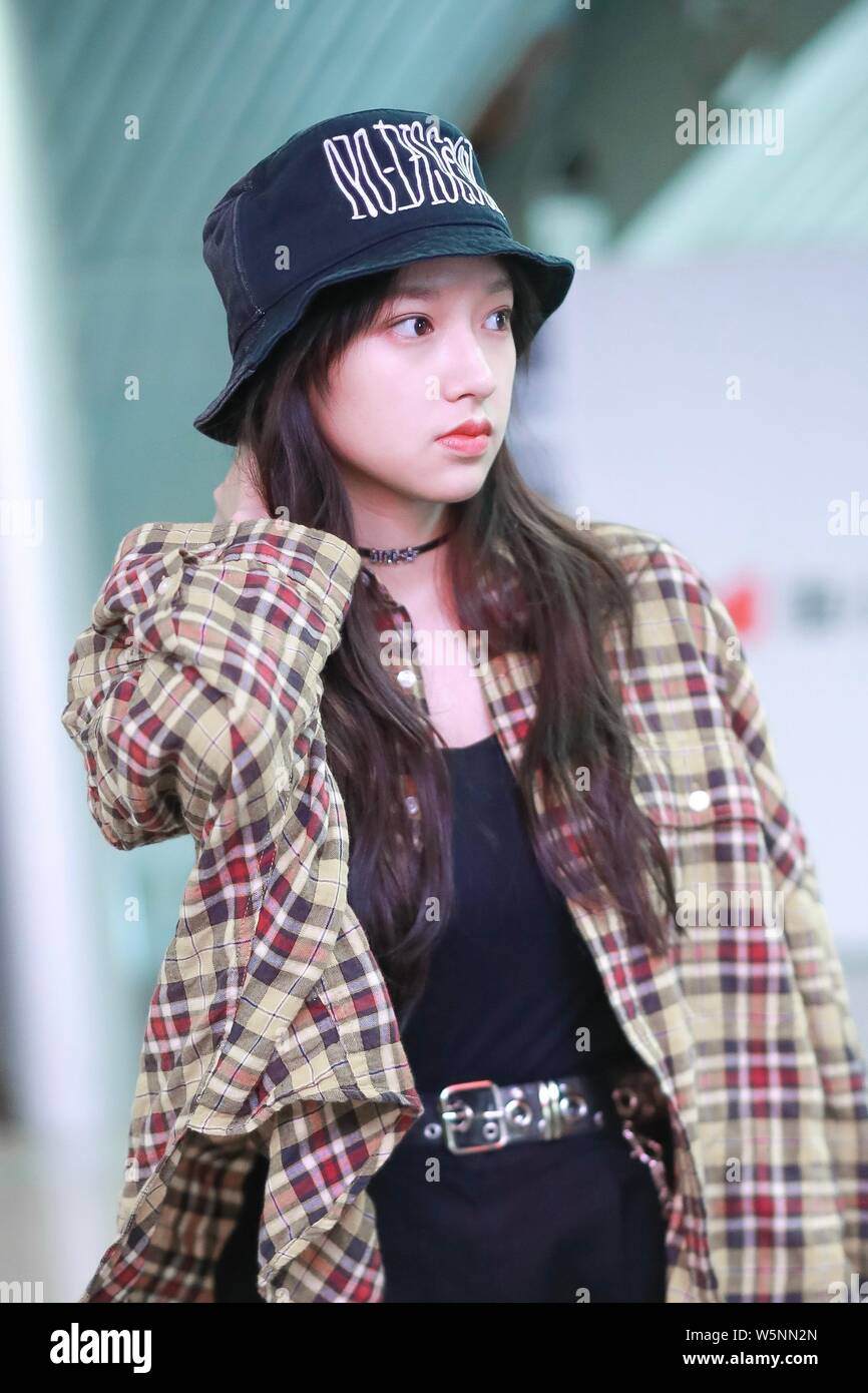 Chinese singer Cheng Xiao of South Korean-Chinese girl group Cosmic ...