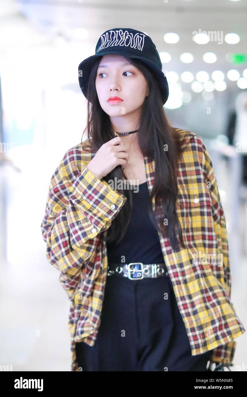 Chinese singer Cheng Xiao of South Korean-Chinese girl group Cosmic ...