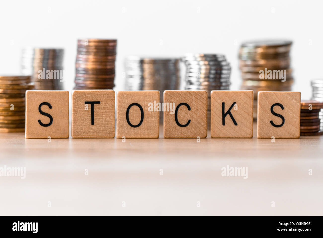Stocks sign hi-res stock photography and images - Alamy