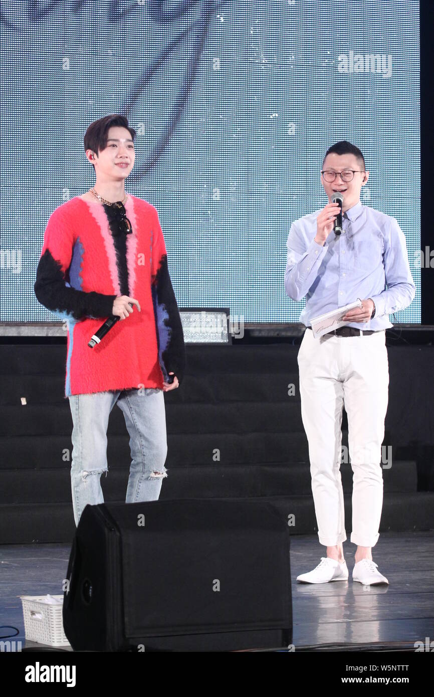 Taiwanese singer Lai Kuan-lin, also romanized as Lai Guan-lin, and a ...