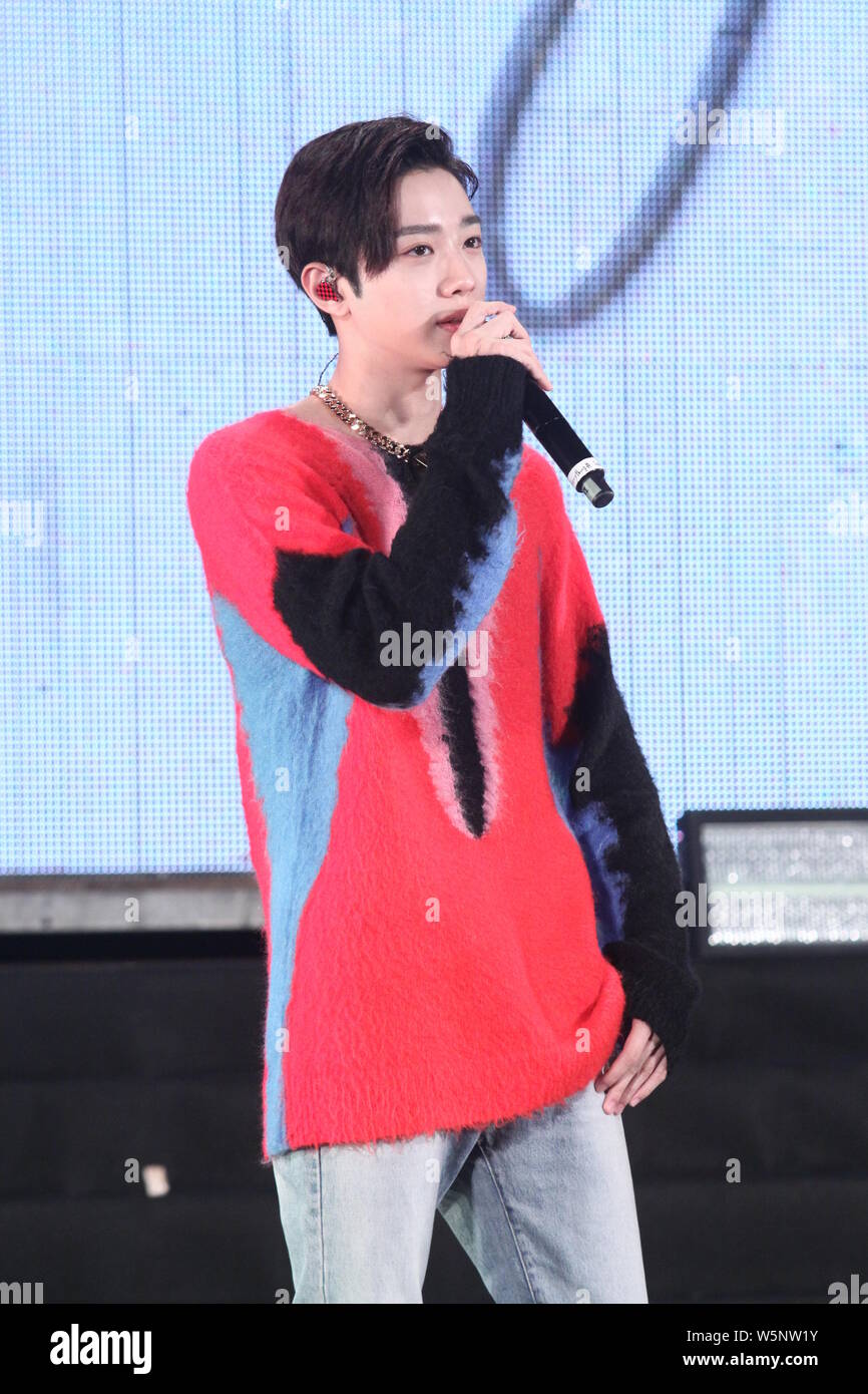 Taiwanese singer Lai Kuan-lin, also romanized as Lai Guan-lin, and a ...