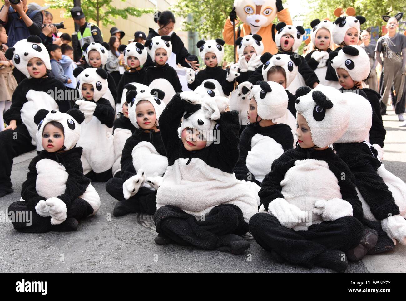 Cosplay fans dressed as their favorite characters from movies and ...
