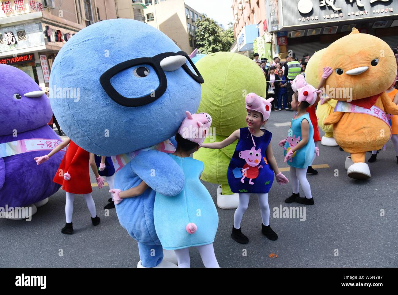 Cosplay fans dressed as their favorite characters from movies and ...