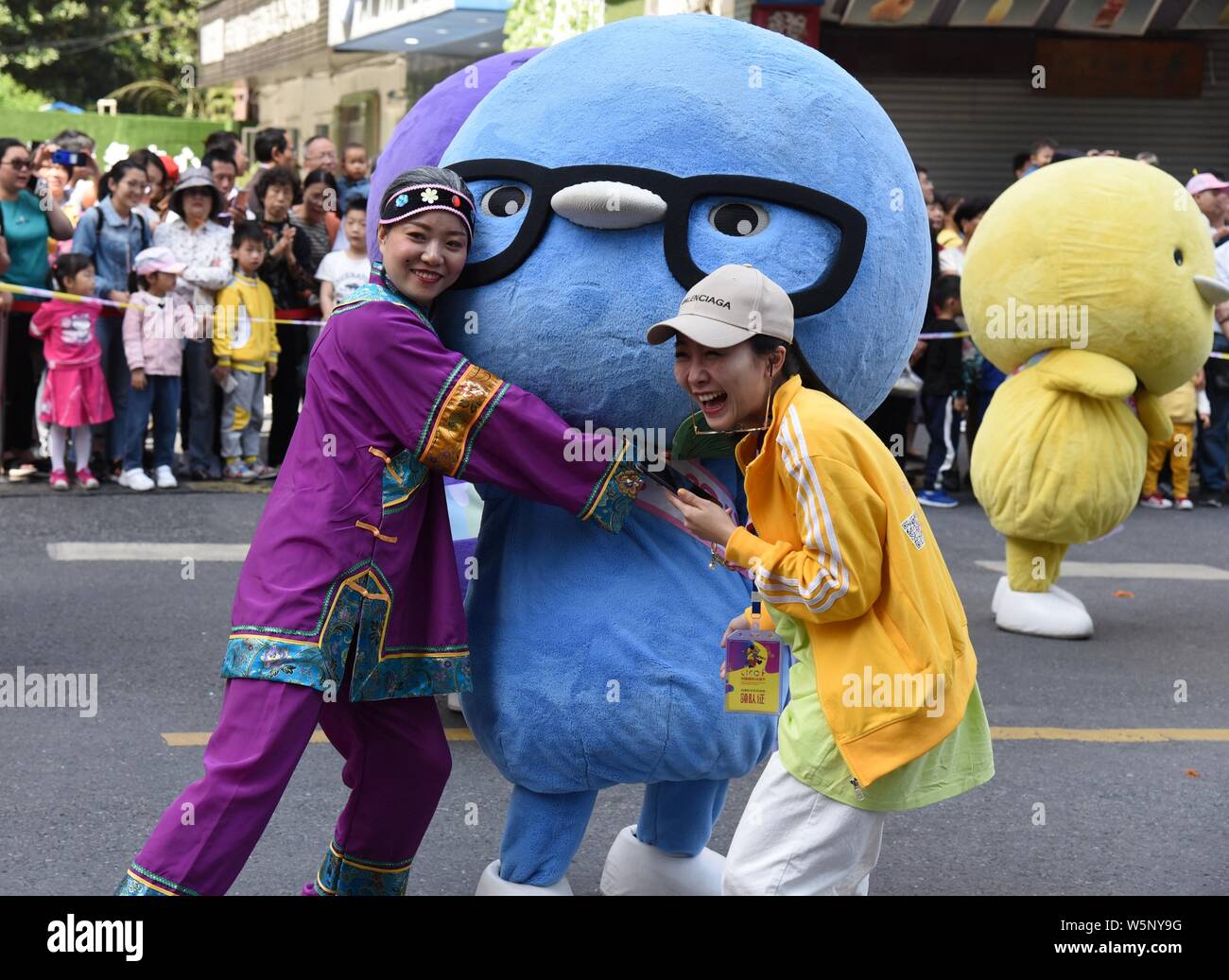 Cosplay fans dressed as their favorite characters from movies and ...