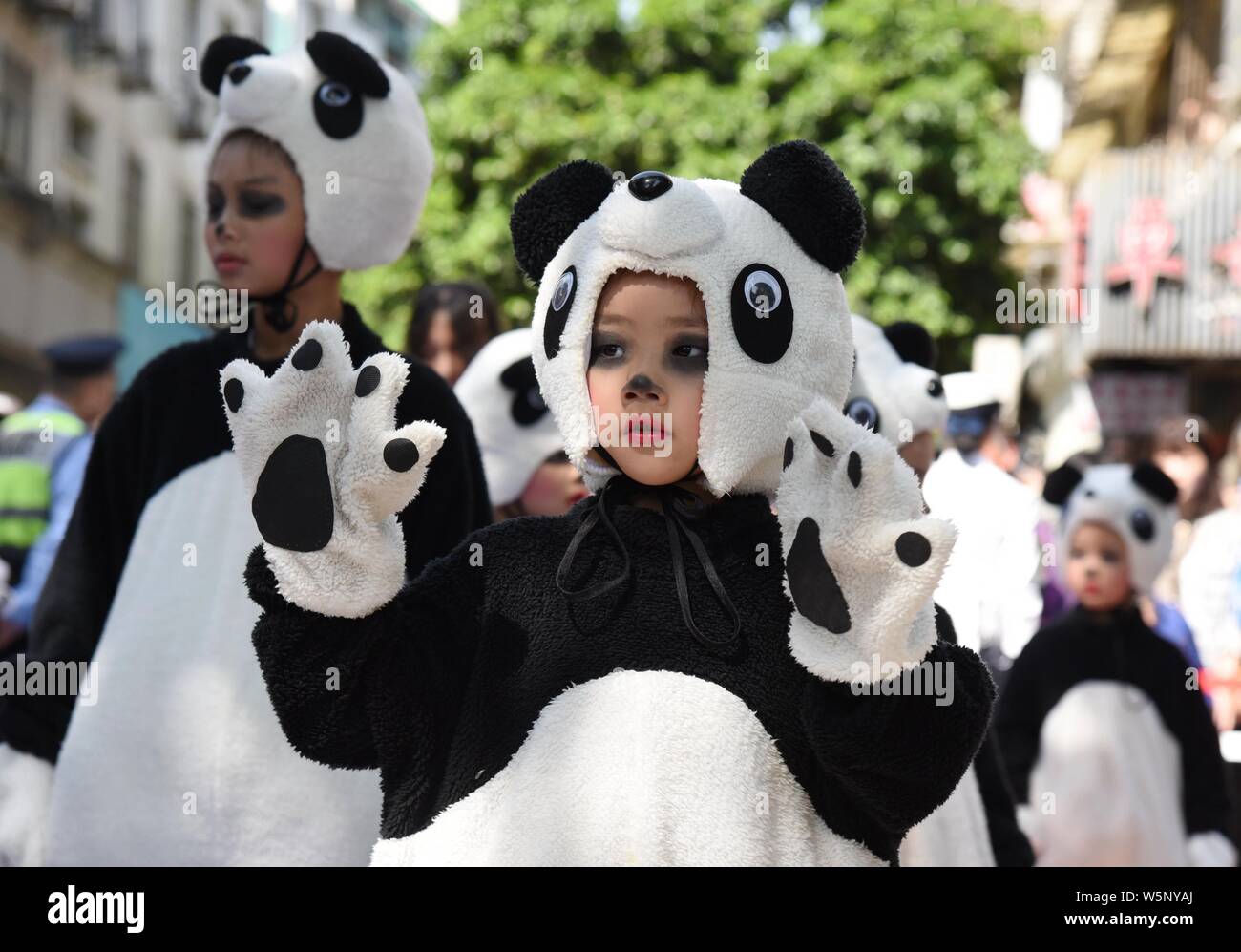 Cosplay fans dressed as their favorite characters from movies and ...