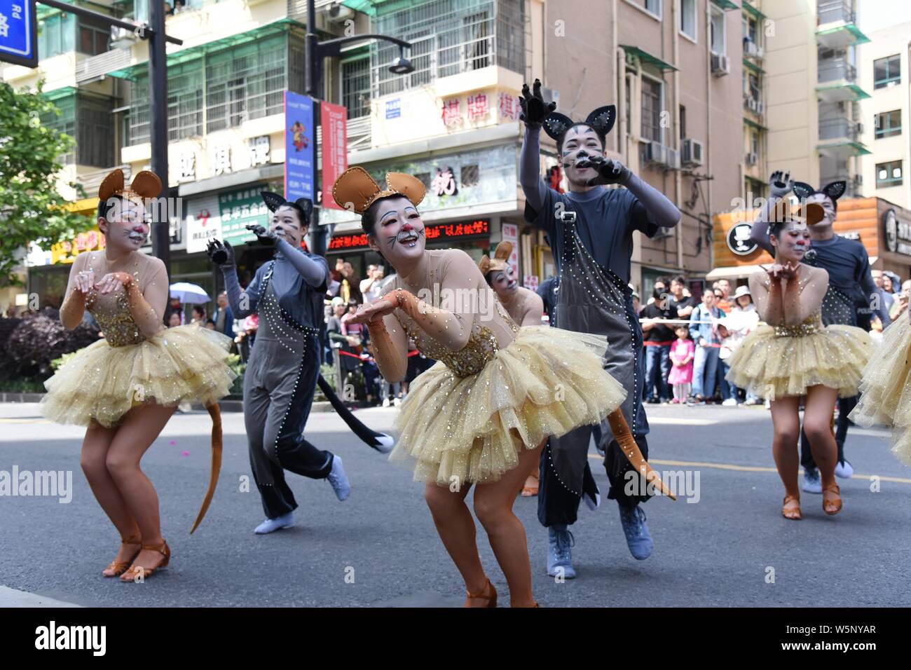 Cosplay fans dressed as their favorite characters from movies and ...