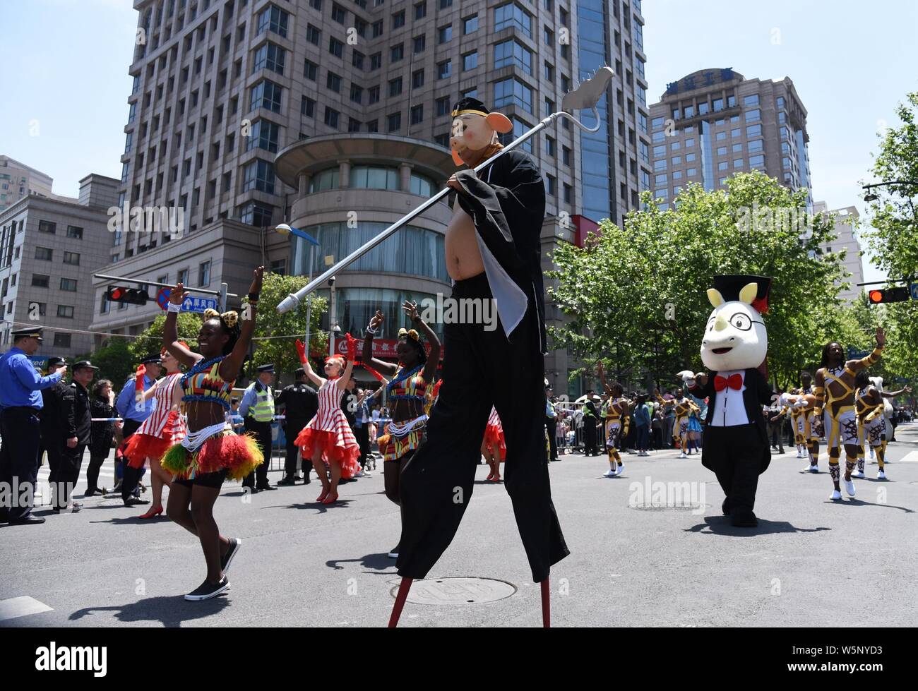 Cosplay fans dressed as their favorite characters from movies and ...