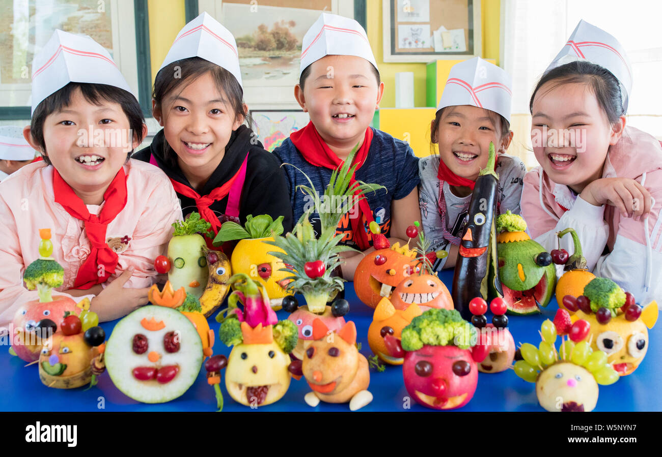 Smiley young hi-res stock photography and images - Alamy