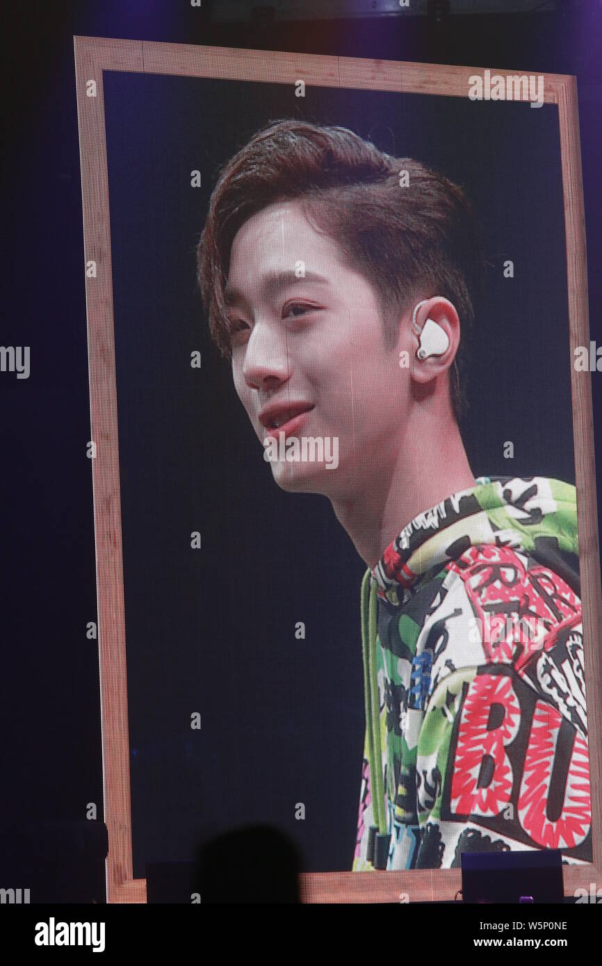 Taiwanese singer Lai Kuan-lin, also romanized as Lai Guan-lin, and a ...