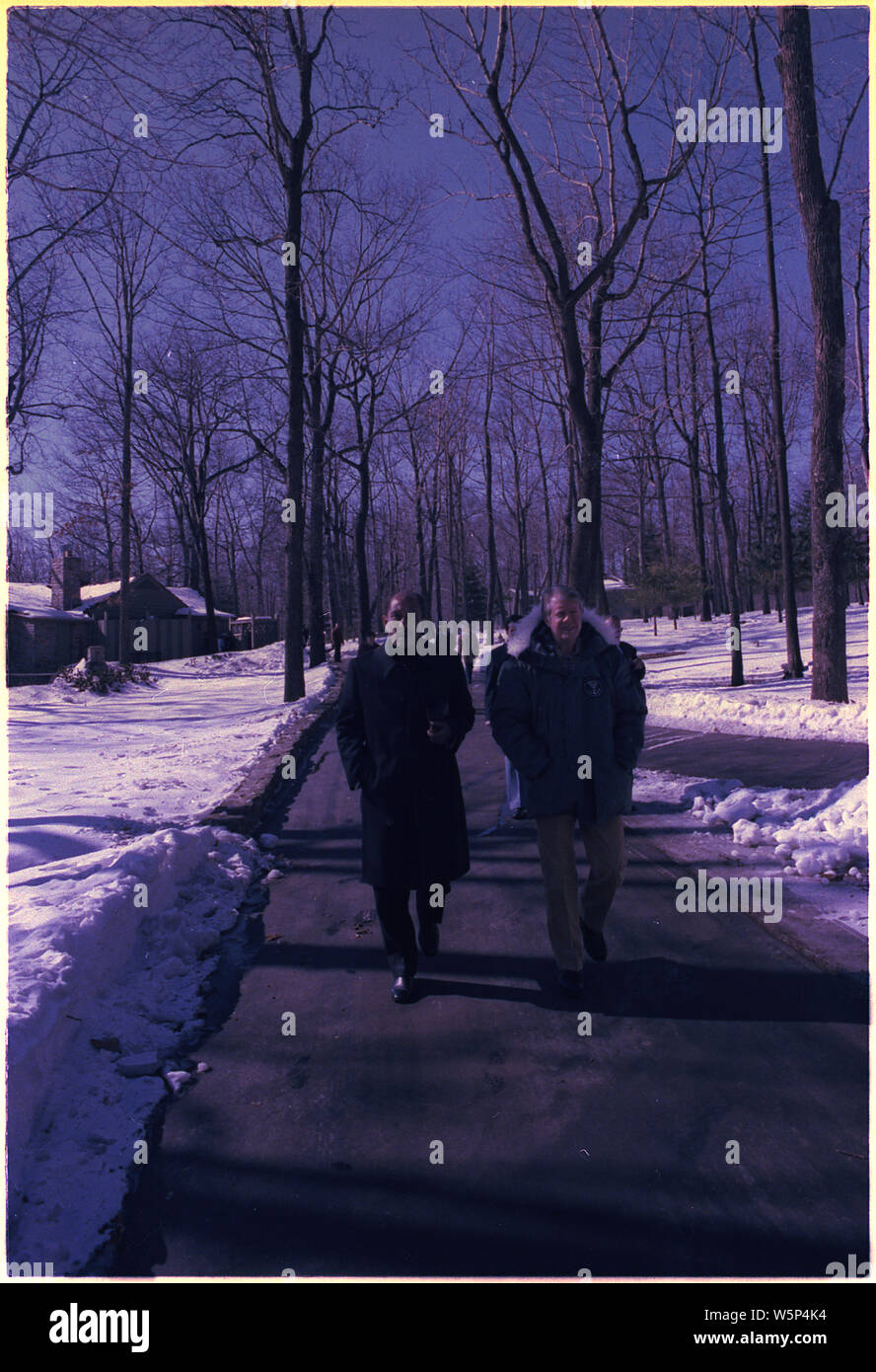 Jimmy Carter and Anwar Sadat at Camp David Stock Photo - Alamy