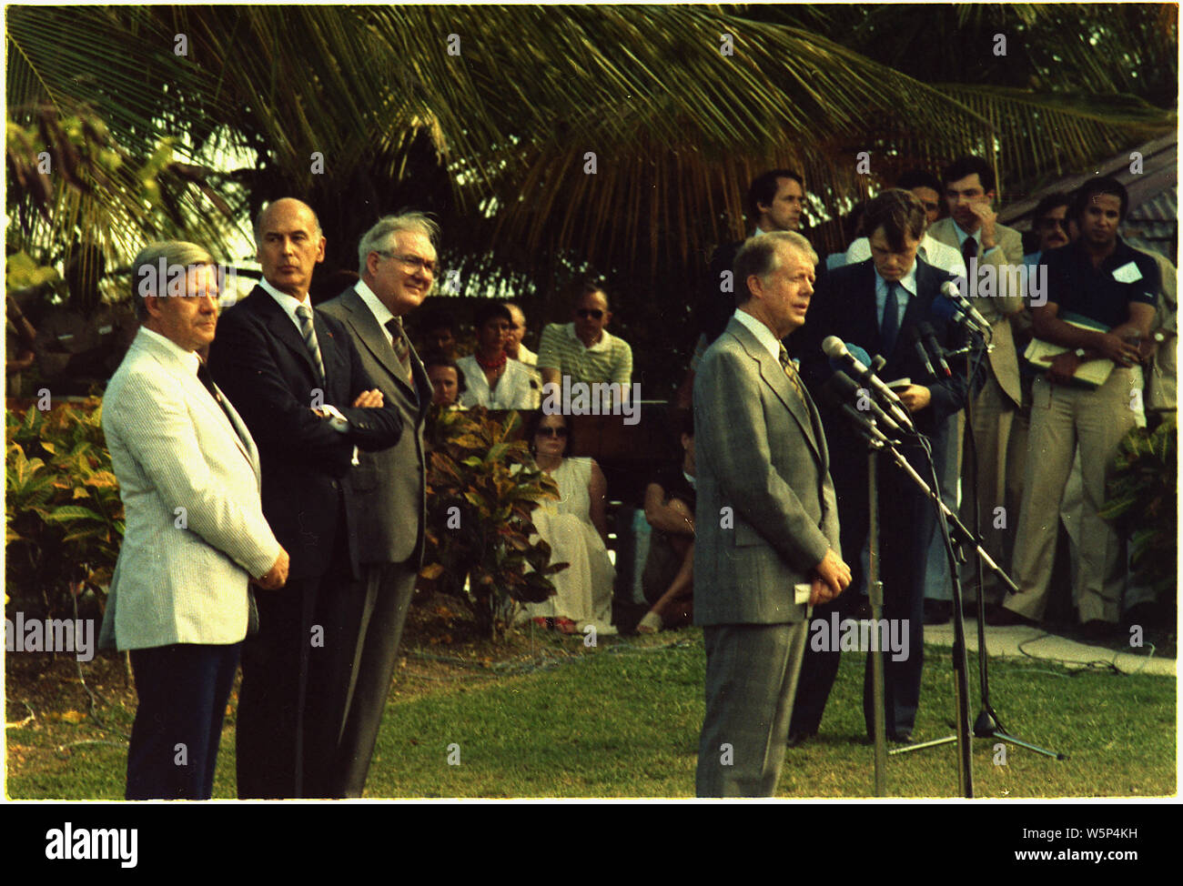 Jimmy Carter addresses the press with Helmut Schmidt, Giscard d'Estaing ...