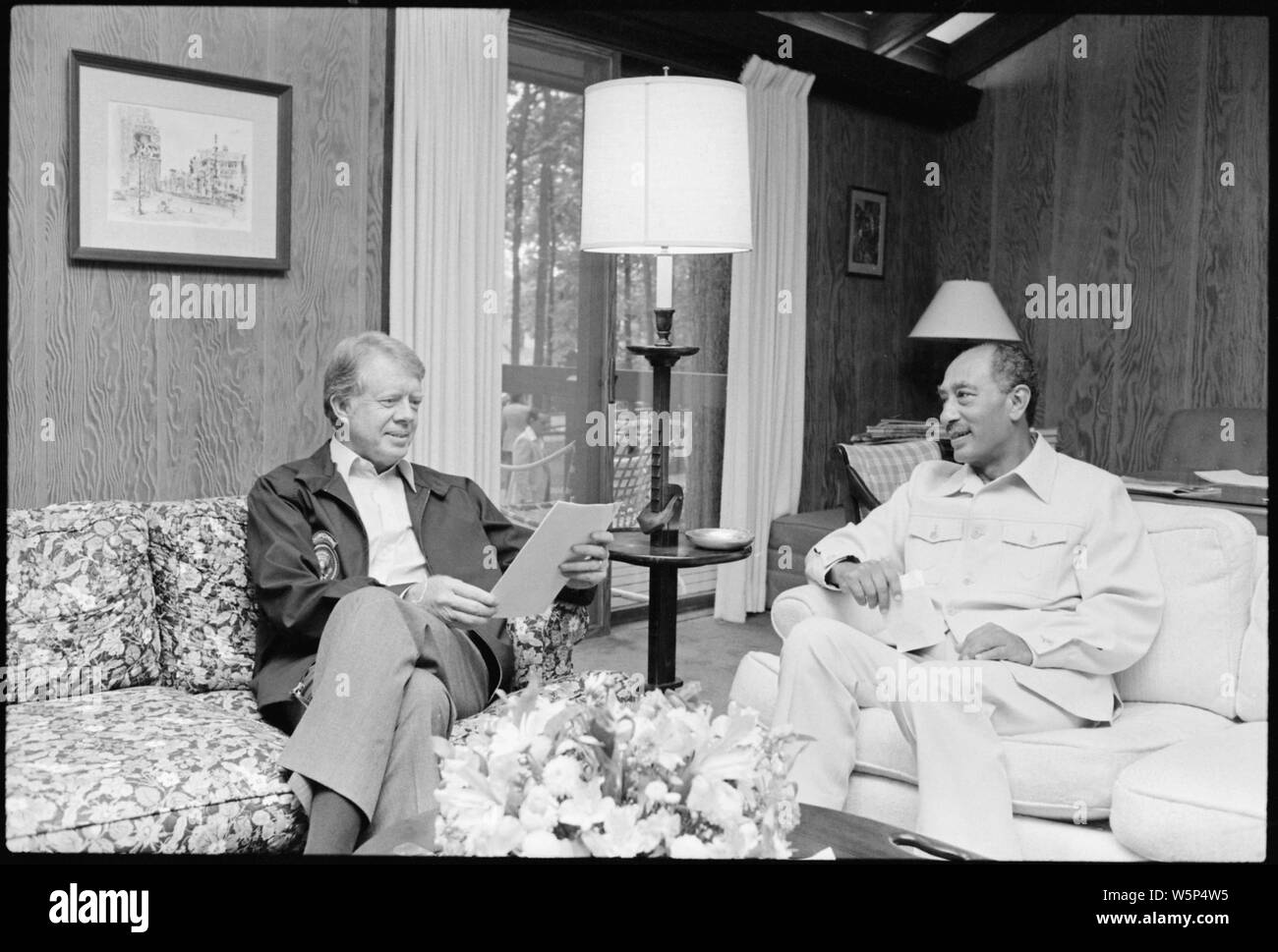 Jimmy Carter and Anwar Sadat at Camp David Stock Photo - Alamy