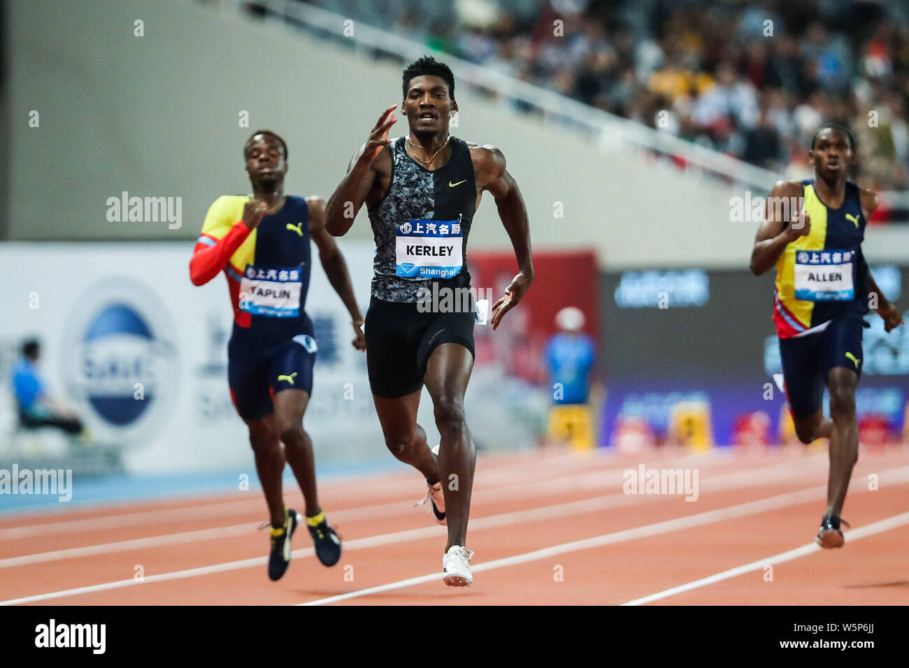 400m runner hi-res stock photography and images - Alamy