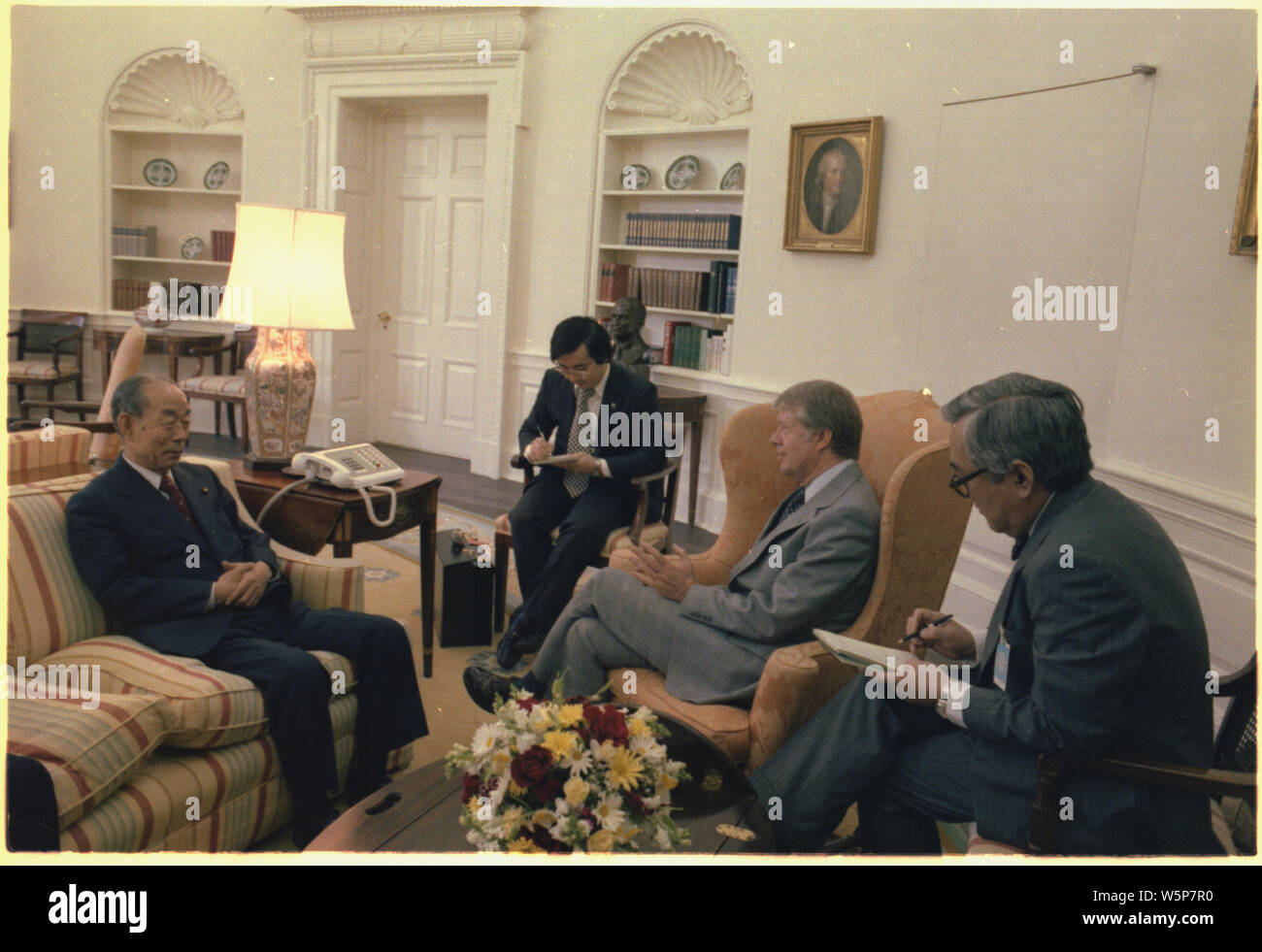Jimmy Carter and Prime Minister Takeo Fukuda participate in an Oval ...