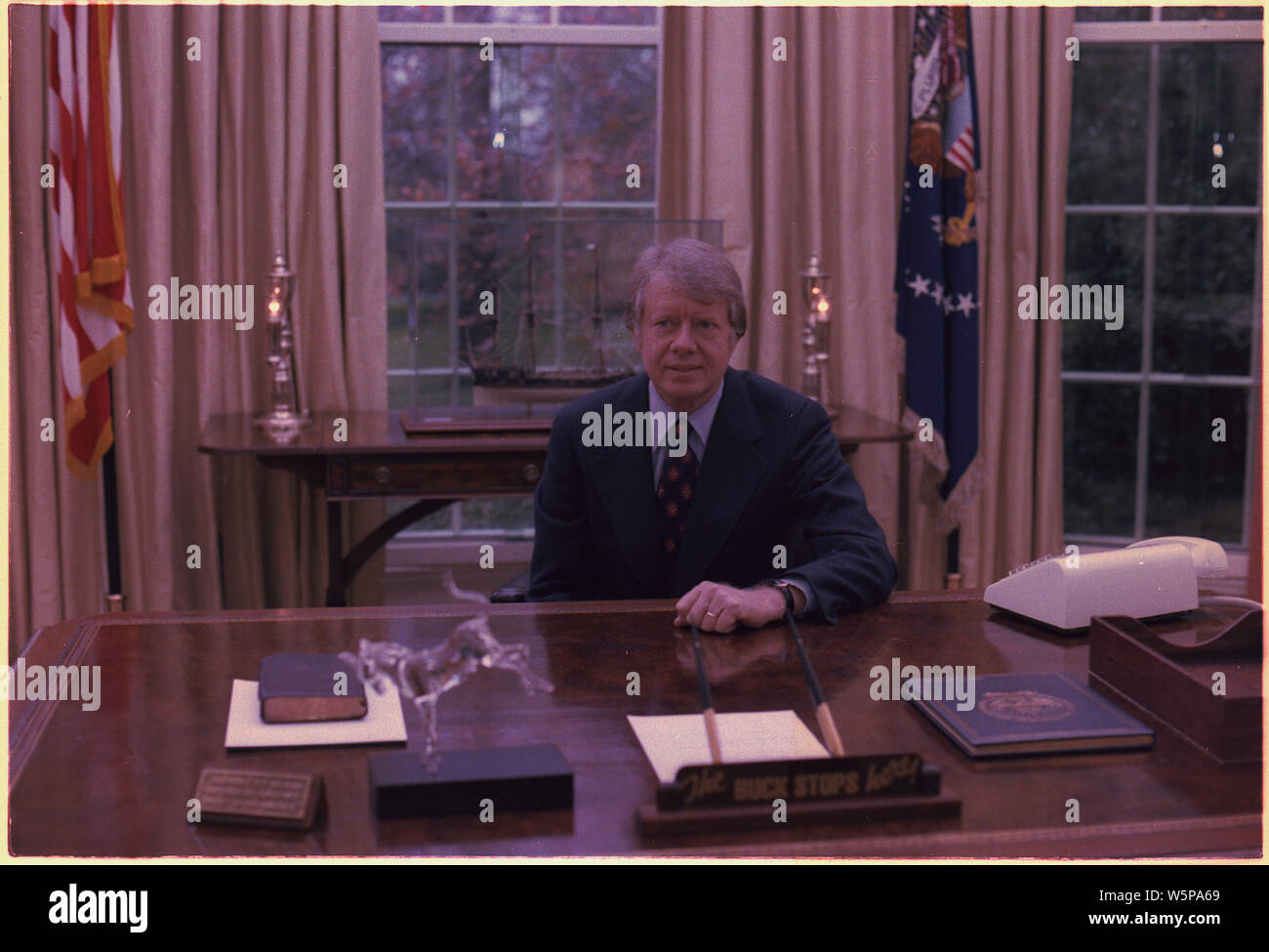 Jimmy carter oval office desk hi-res stock photography and images - Alamy
