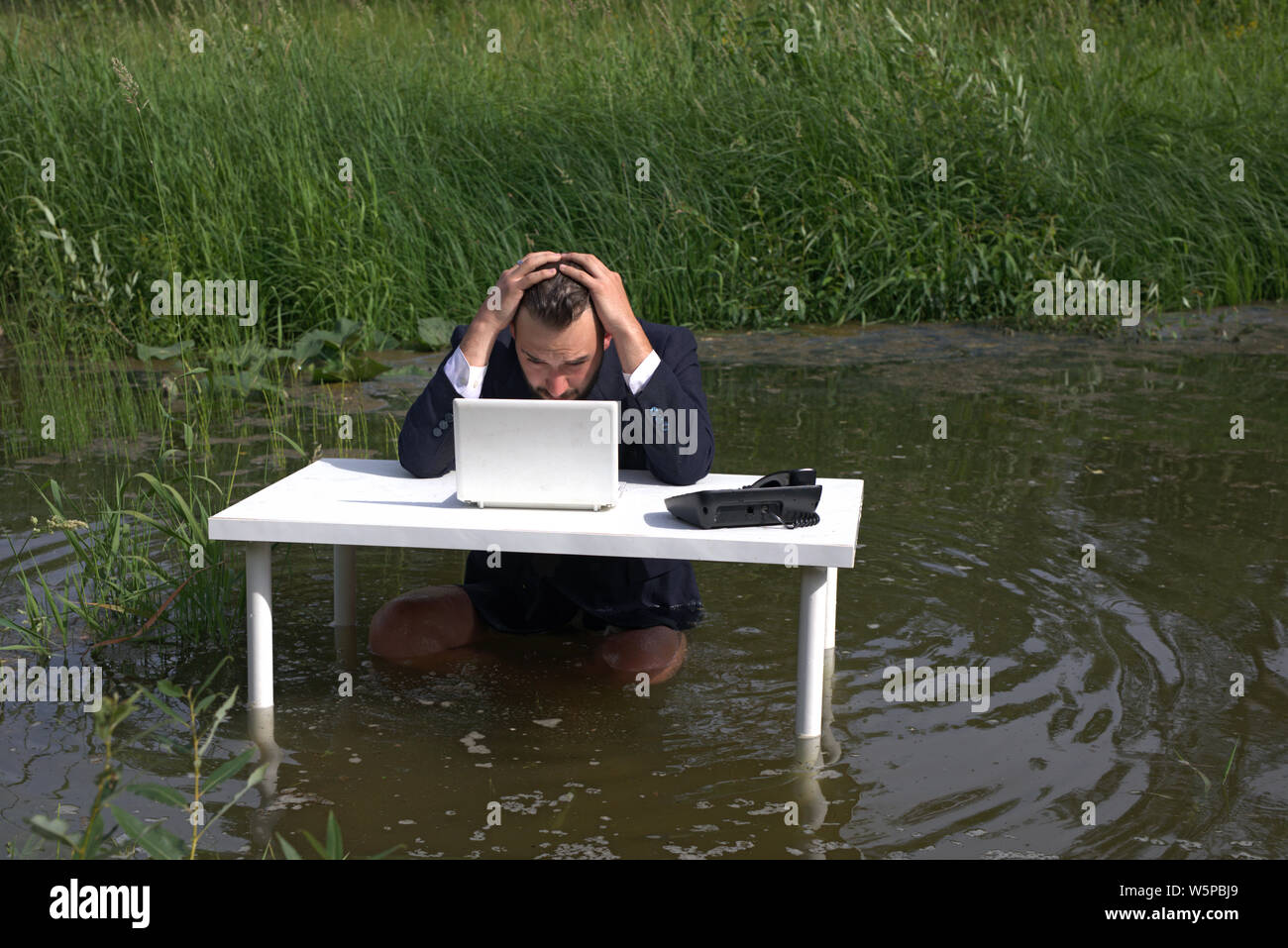 Focus on work hi-res stock photography and images - Alamy