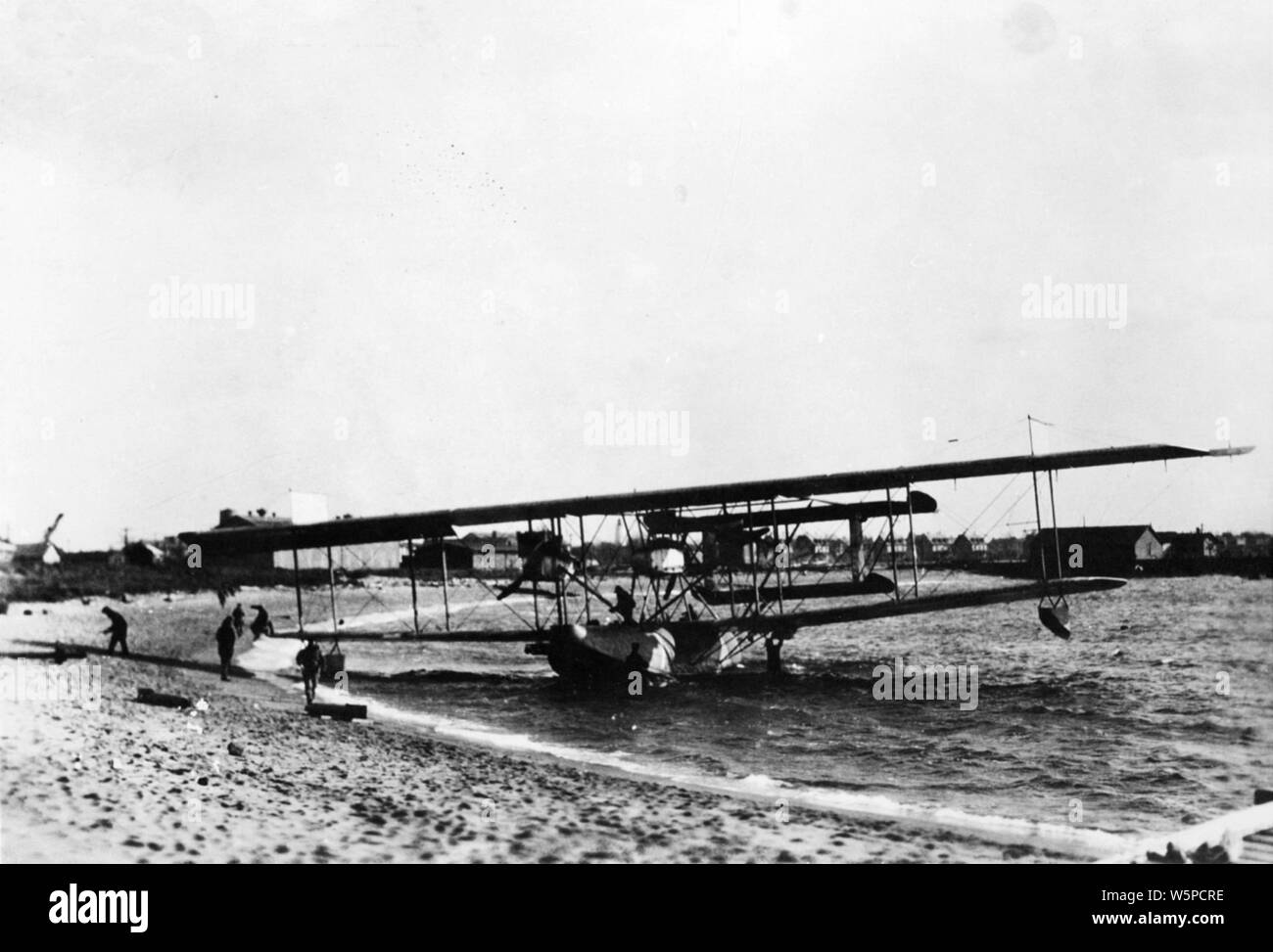 Flying boat 1920s hi-res stock photography and images - Alamy