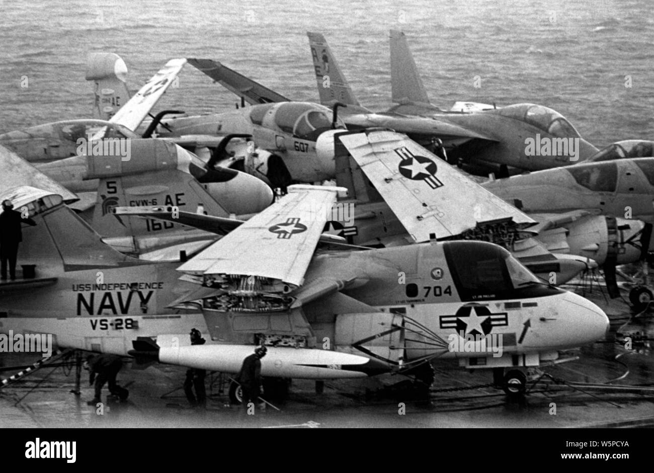 Uss independence cv 62 lebanon hi-res stock photography and images - Alamy