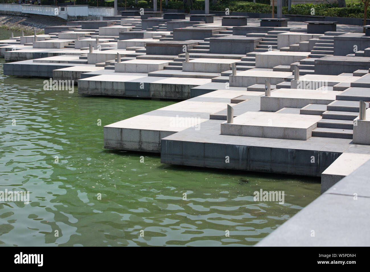 Queen elizabeth walk singapore hi-res stock photography and images - Alamy
