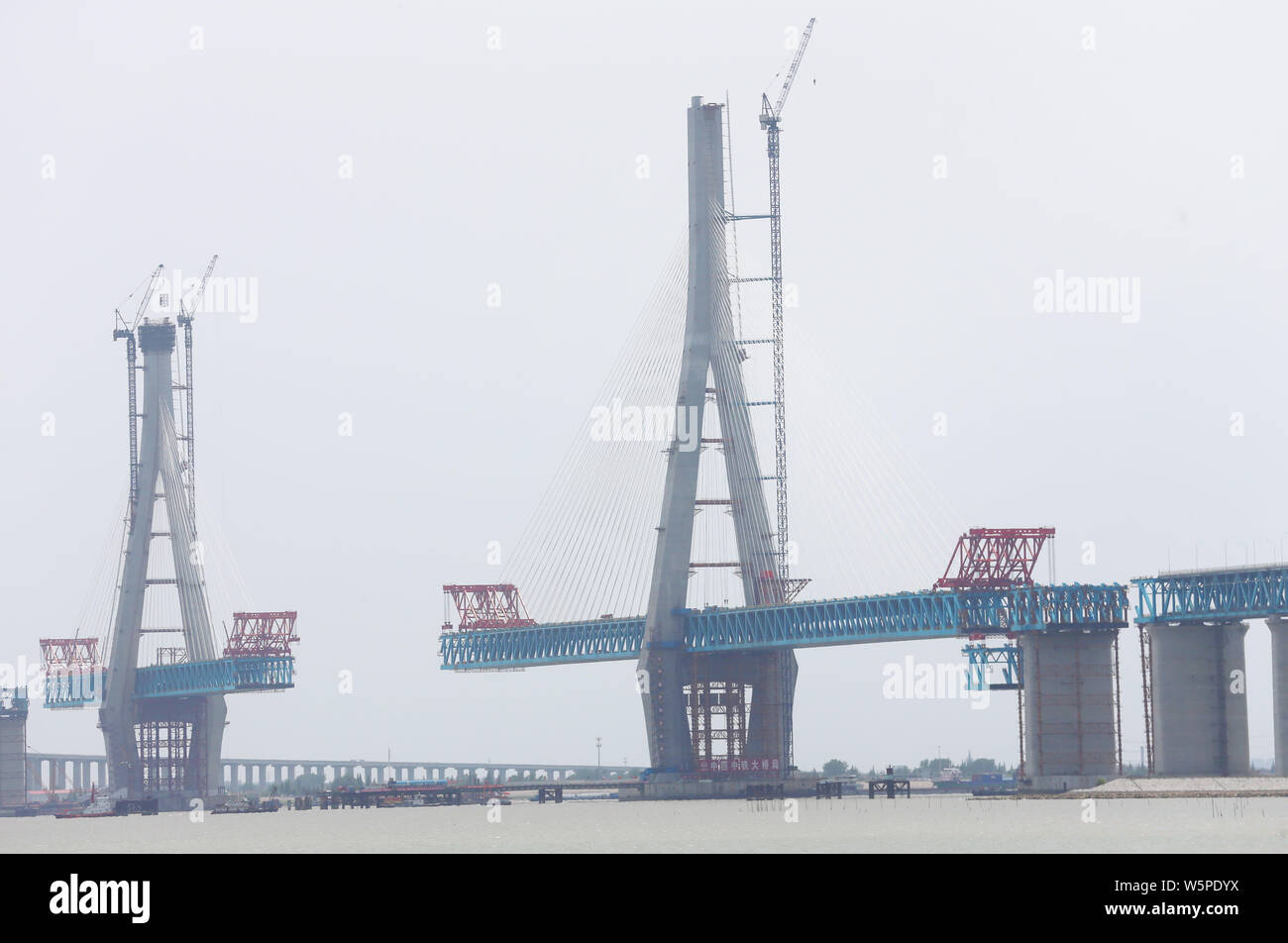 View of the construction site of the No.28 main pier of the world's ...