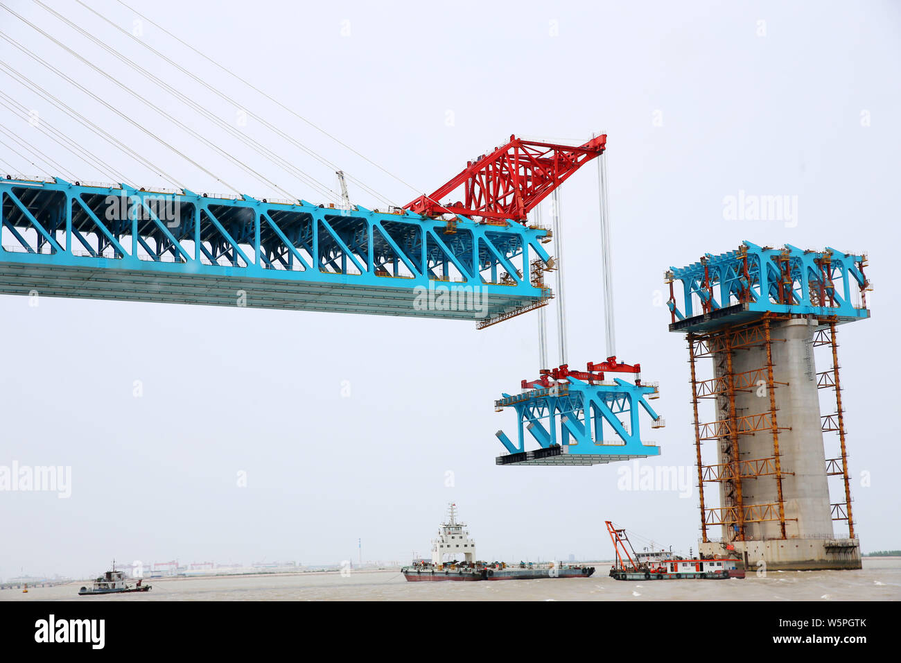 View of the construction site of the No.28 main pier of the world's ...