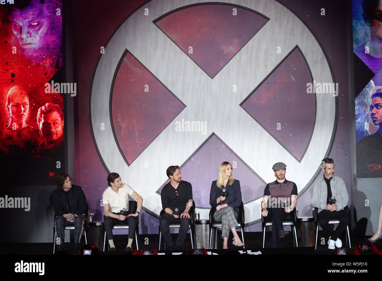 Sophie turner and tye sheridan hi-res stock photography and images - Alamy