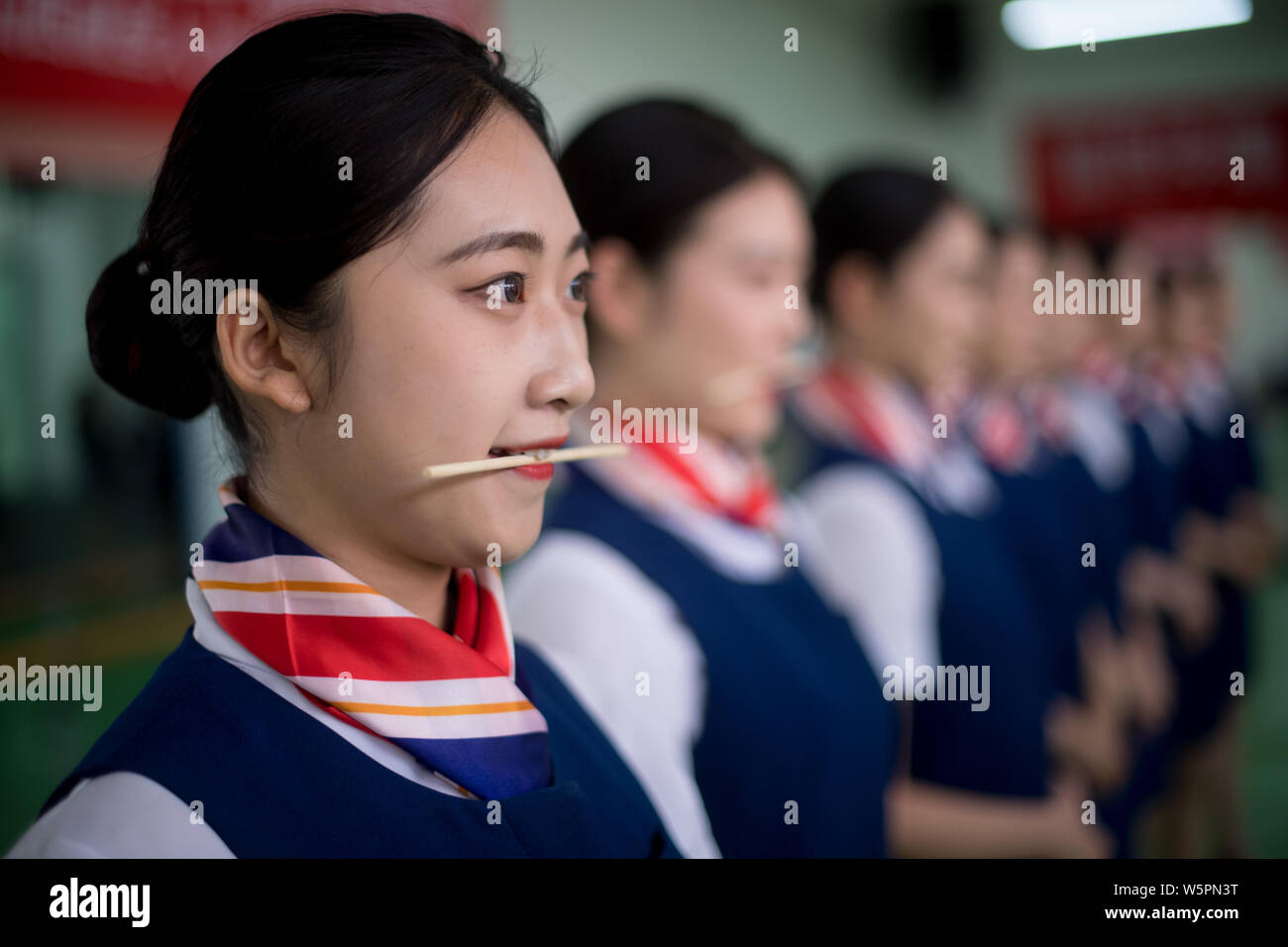 Chinese etiquette hi-res stock photography and images - Alamy