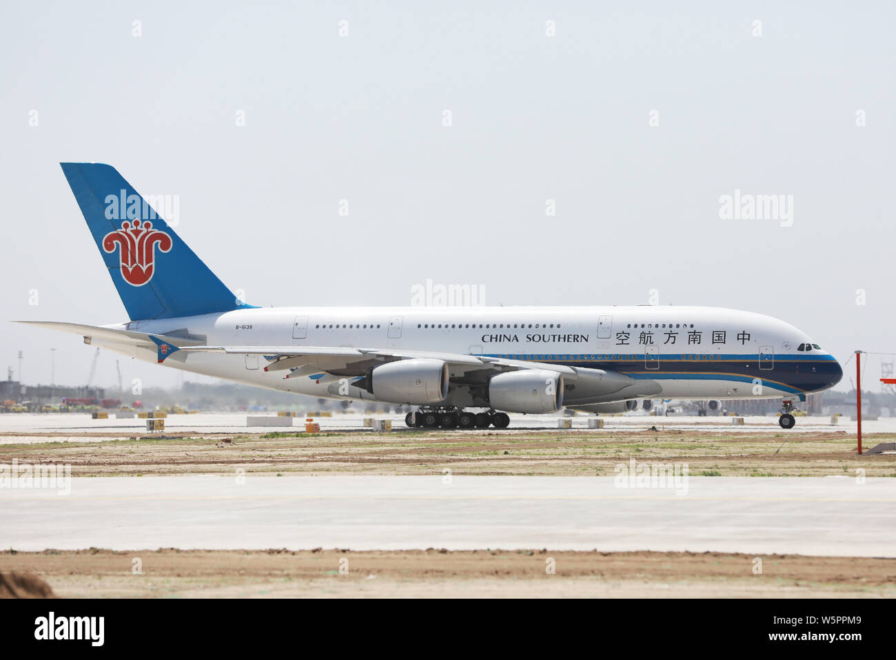 Airbus a380 flight test aircraft hi-res stock photography and images ...