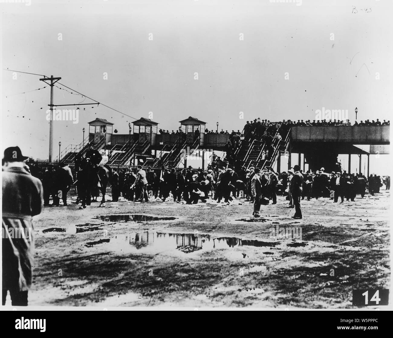 Labor-Strike: Ford Motor Company: distant shot of large crowd.; Scope ...
