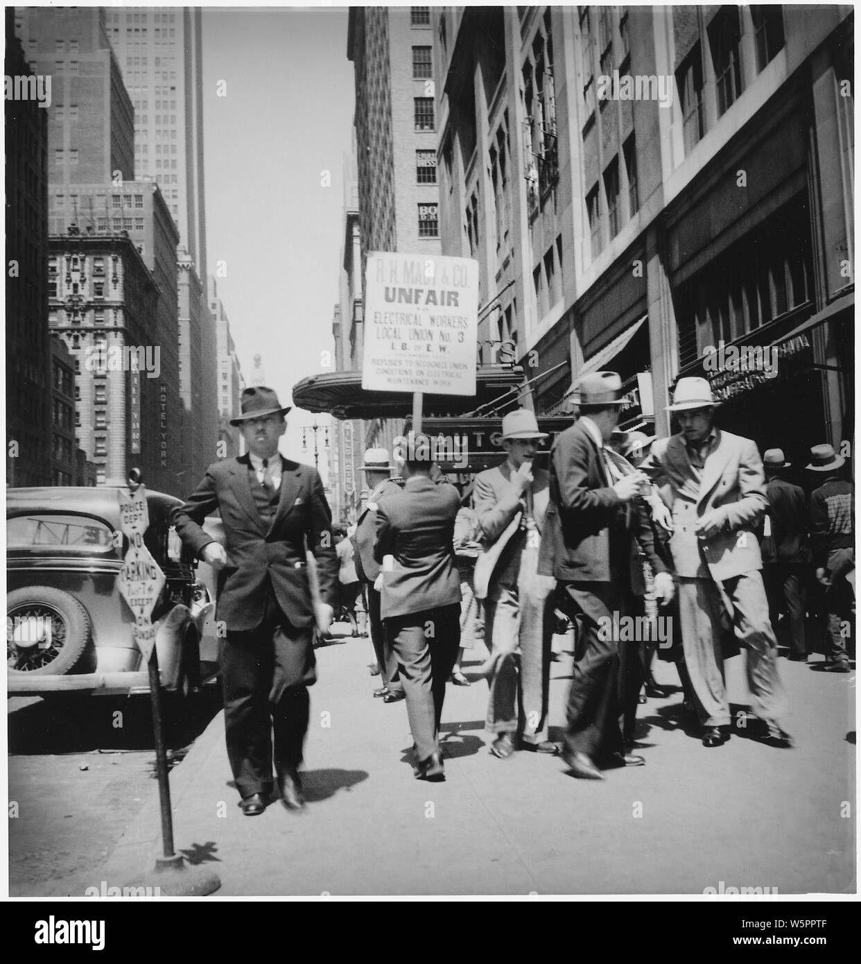 Labor strikes hi-res stock photography and images - Alamy