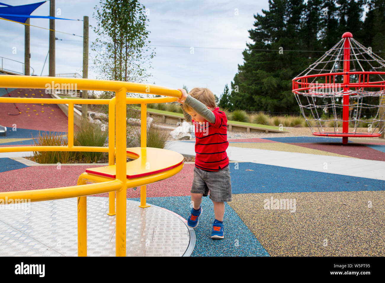 Childrens roundabout hi-res stock photography and images - Alamy