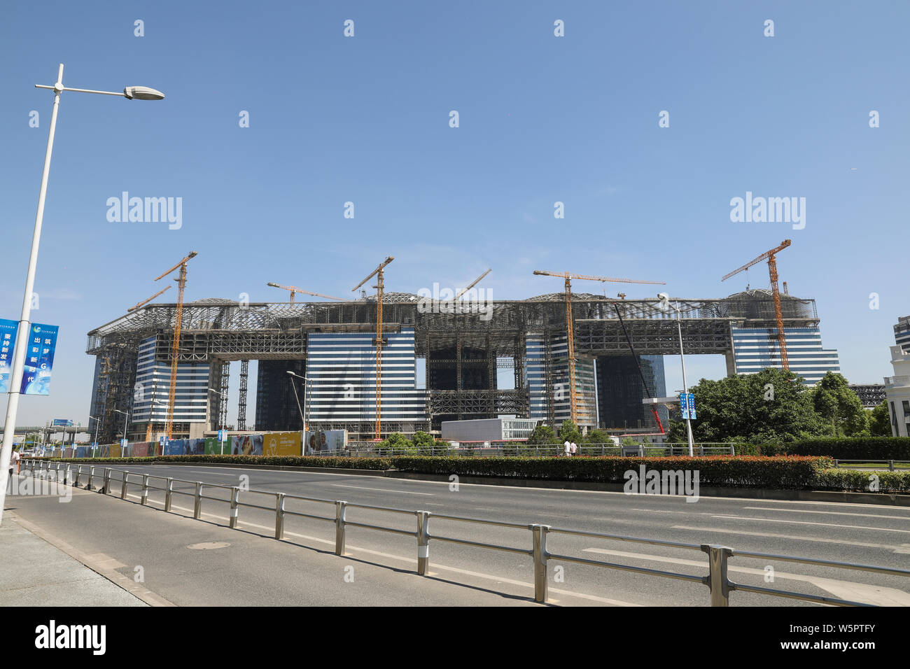 The Songjiang development, a commercial zone designed by Rafael Vinoly ...