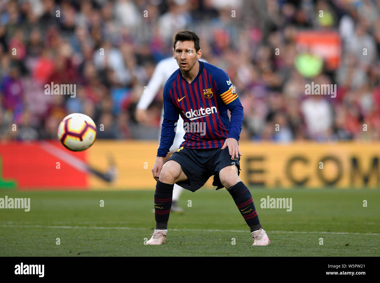 Lionel Messi of FC Barcelona dribbles against Getafe CF during their ...