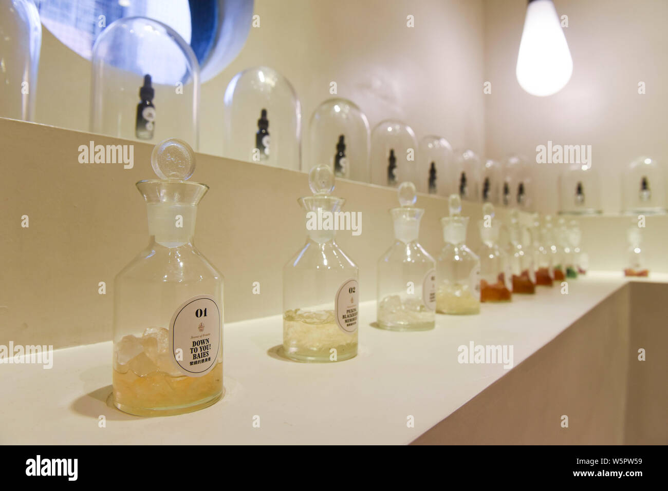 Dinshare hi-res stock photography and images - Alamy