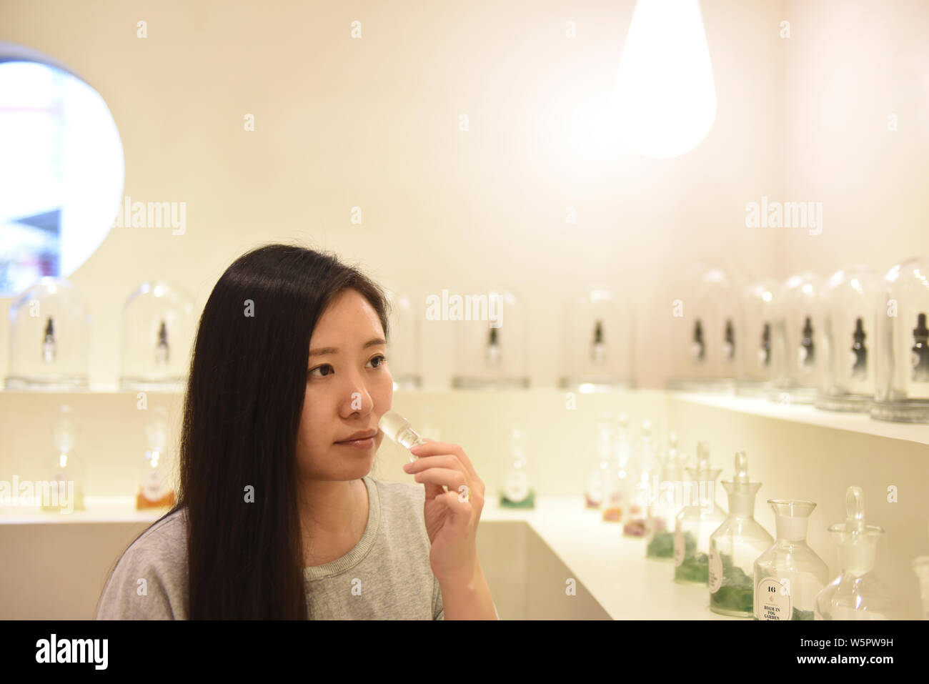 Dinshare hi-res stock photography and images - Alamy