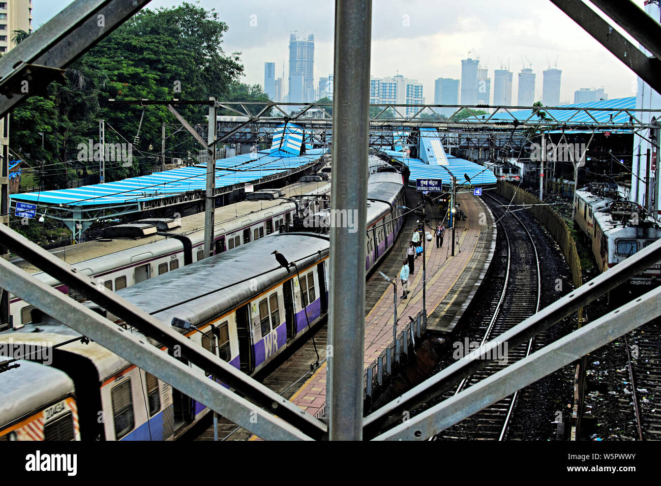Over the tracks foot bridge hi-res stock photography and images - Alamy