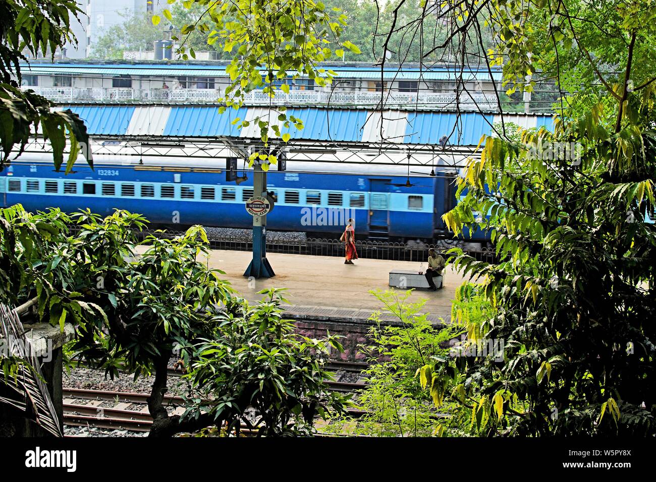 Mahalaxmi Railway Station Mumbai Maharashtra India Asia Stock Photo - Alamy