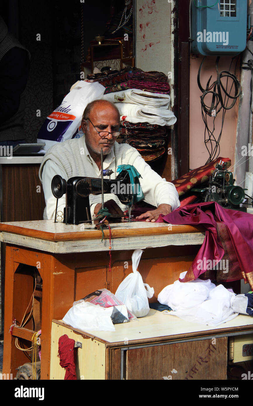 Indian tailor traditional sewing machine hi-res stock photography and ...