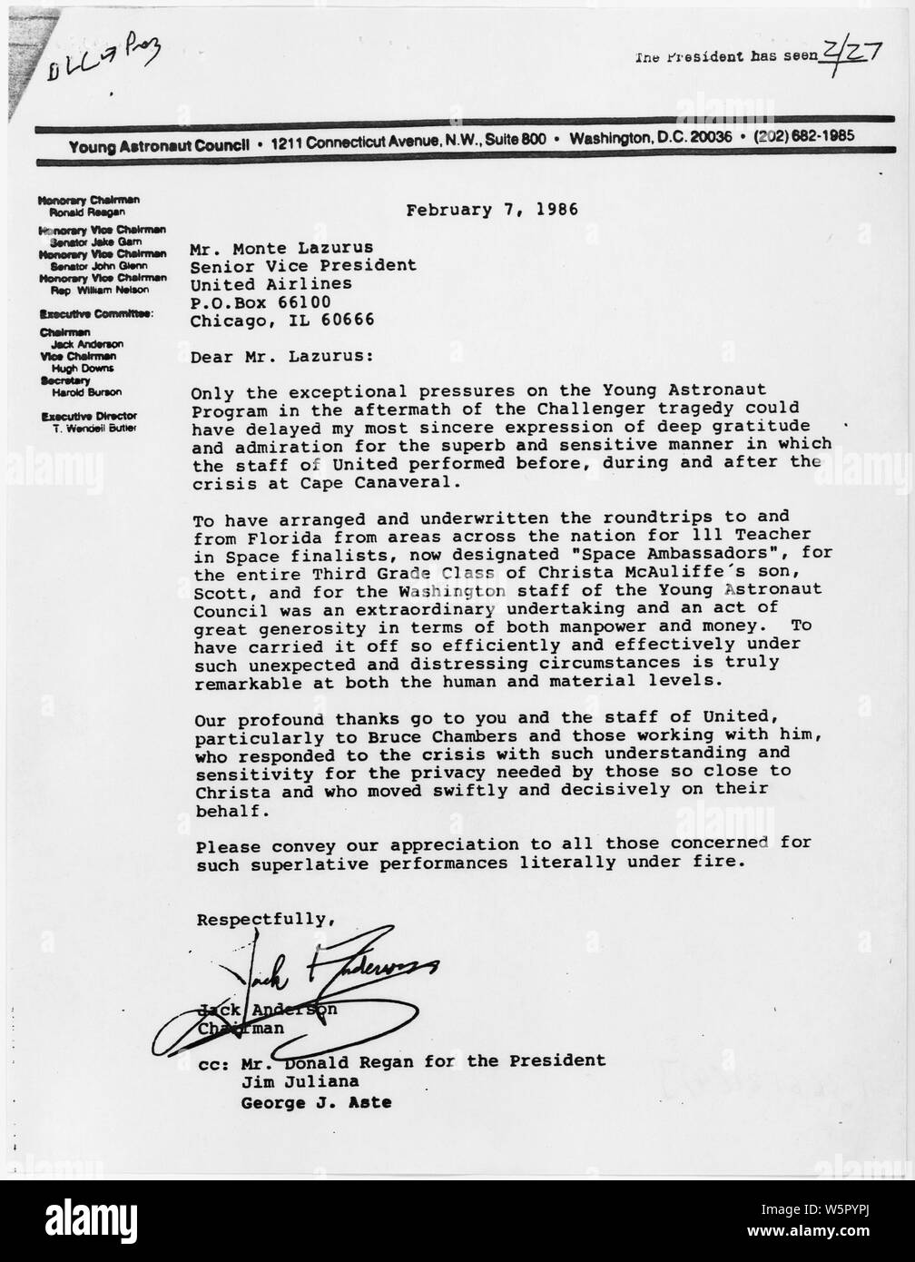 Space shuttle challenger Black and White Stock Photos & Images - Alamy