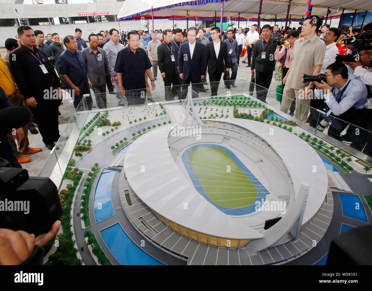 Chinese ambassador to cambodia hi-res stock photography and images - Alamy