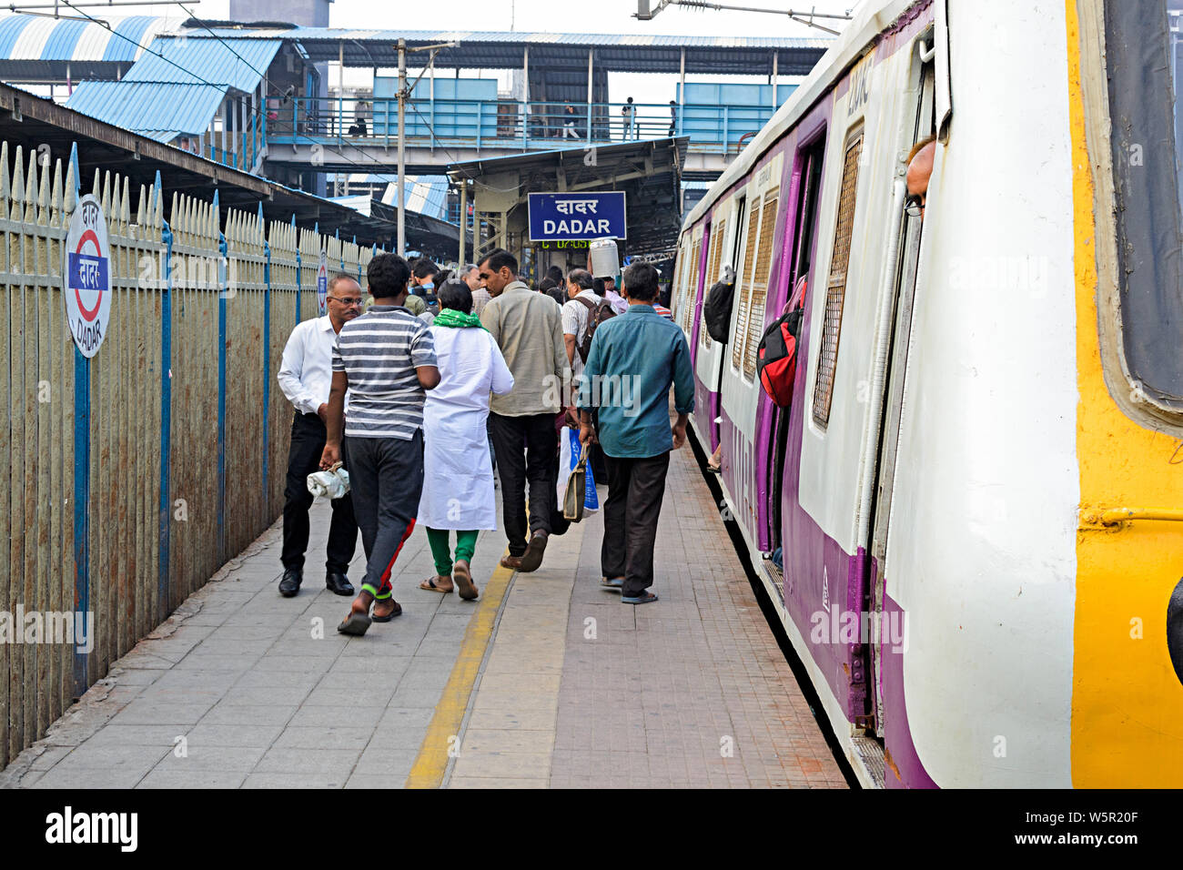 Dadar Railway Station Mumbai Maharashtra India Asia Stock Photo - Alamy